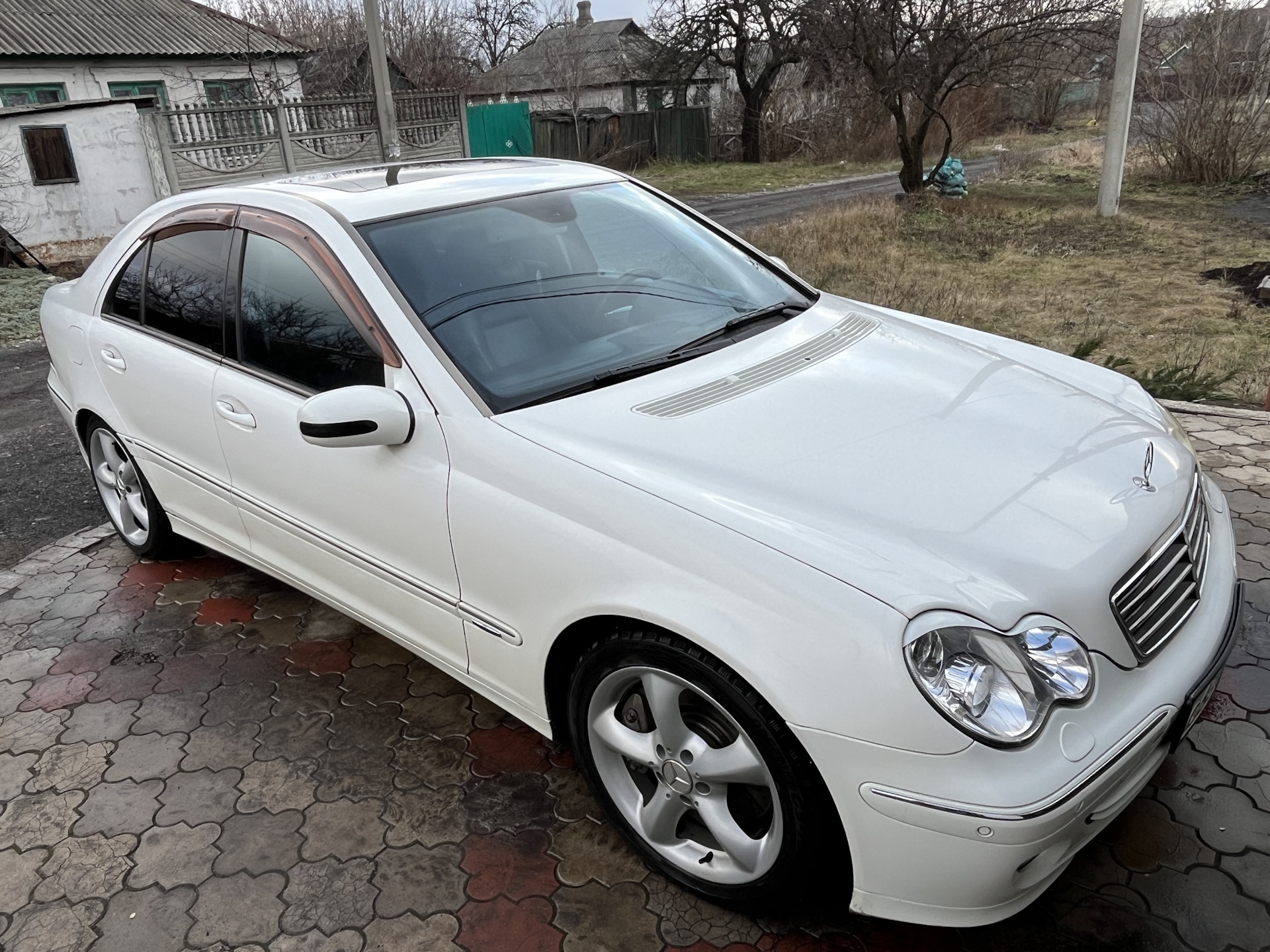 Замена шланга воздушного насоса m272 — Mercedes-Benz C-Class (W203), 2 ...