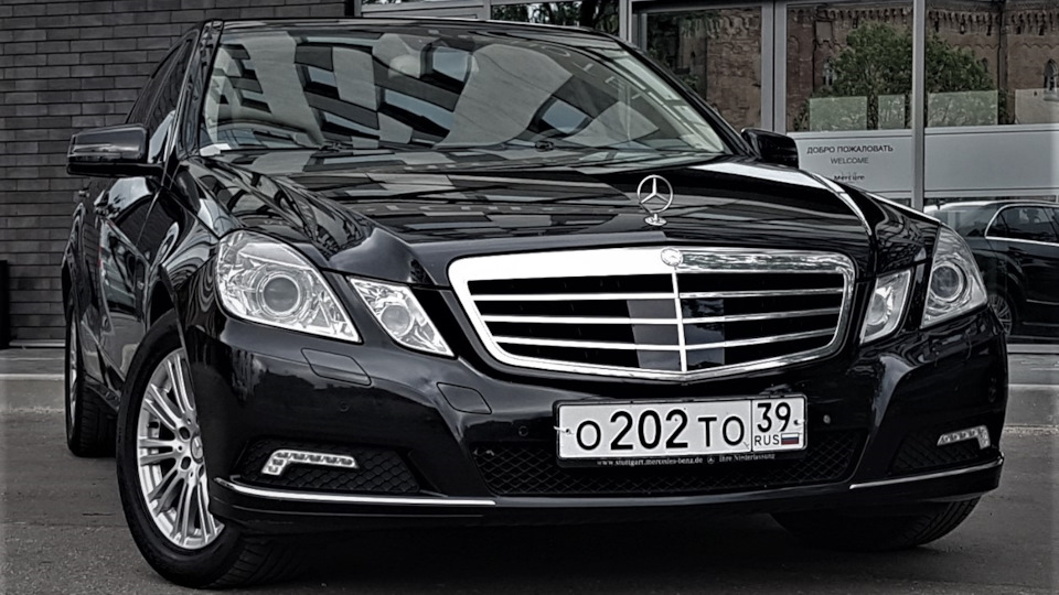 Mercedes-Benz E-Class (W212) 2.1 дизельный 2009 | Black Beige Brown на ...
