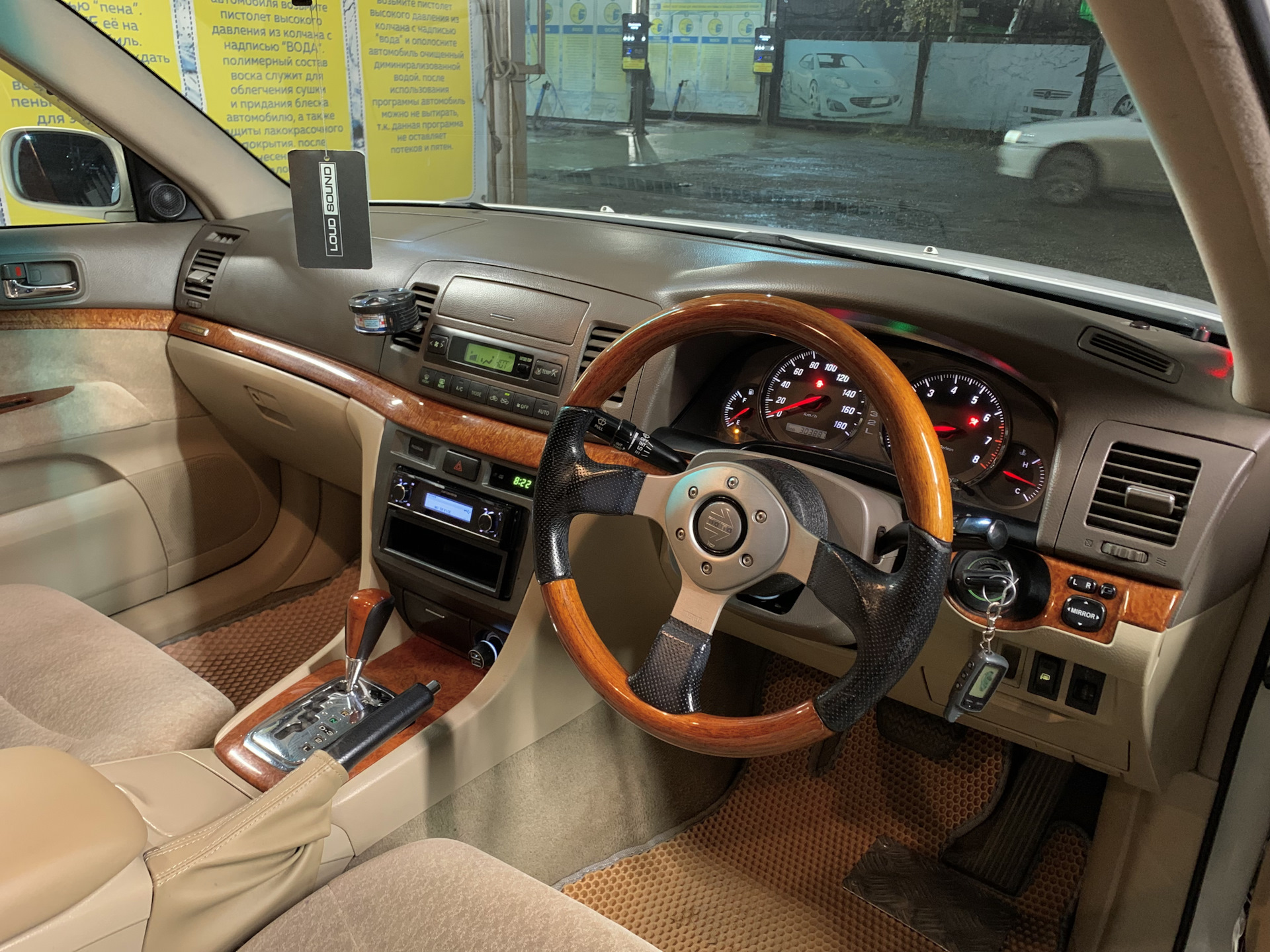 Фото интерьера Mark 110 — Toyota Mark II (110), 2 л, 2003 года ...