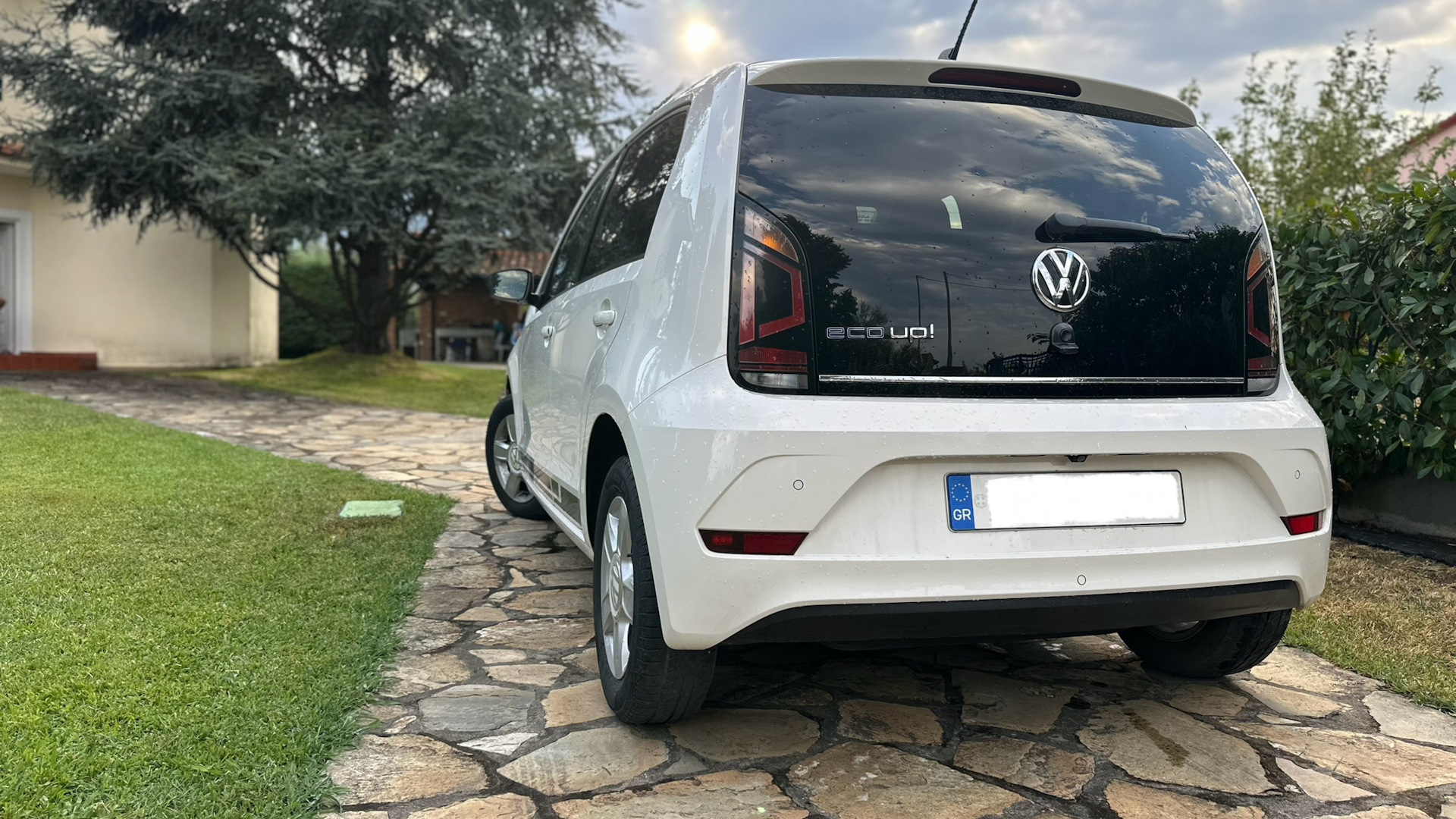 Volkswagen Up! 1.0 бензиновый 2018 | Eco-up на DRIVE2