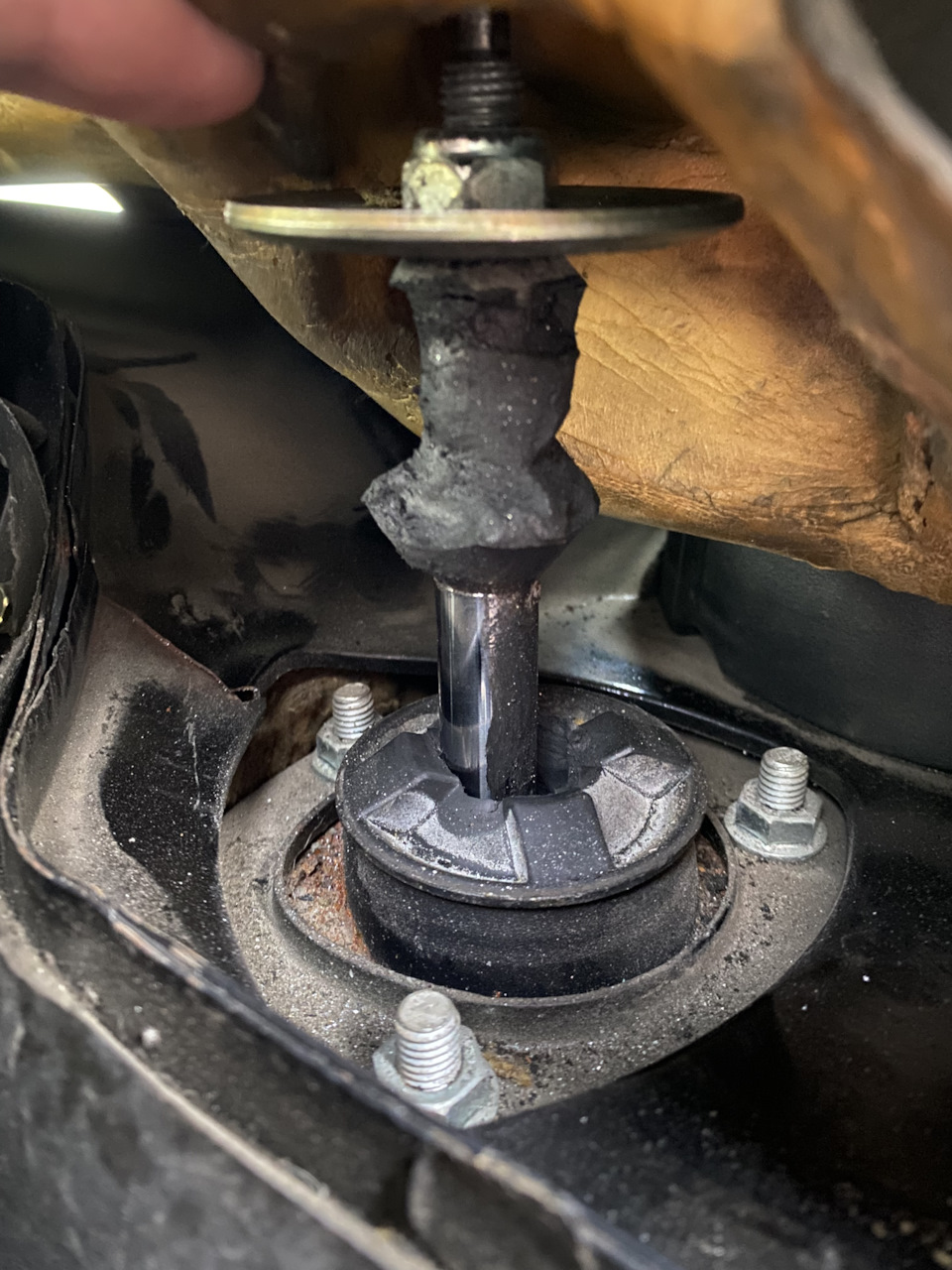 Замена задних пружин и опор — BMW 5 series (E34), 2 л, 1995 года ...