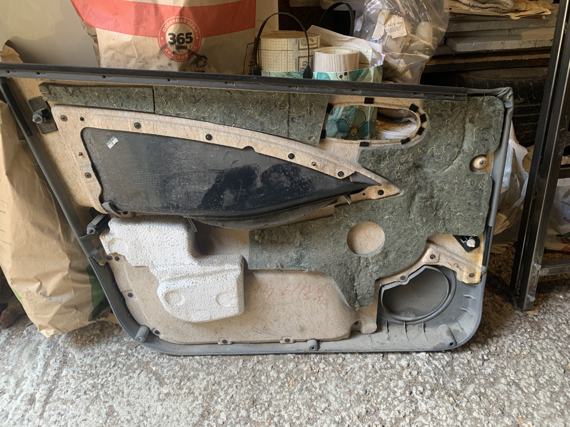 Крепление молдинга двери — Chevrolet Lacetti 5D, 1,6 л, 2008 года ...