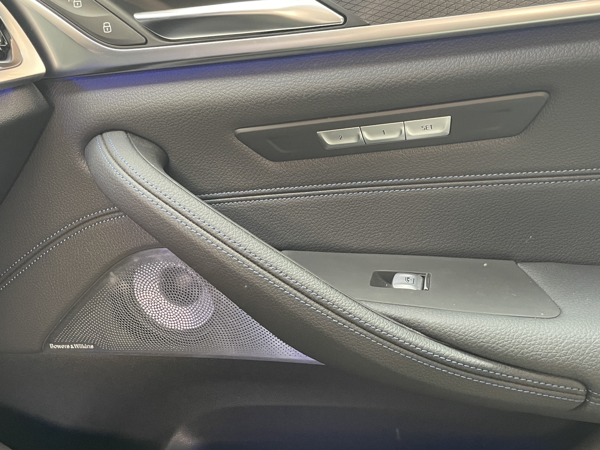 Кнопки гальваника и Gentleman (джентельмен). — BMW 5 series (G30), 3 л ...