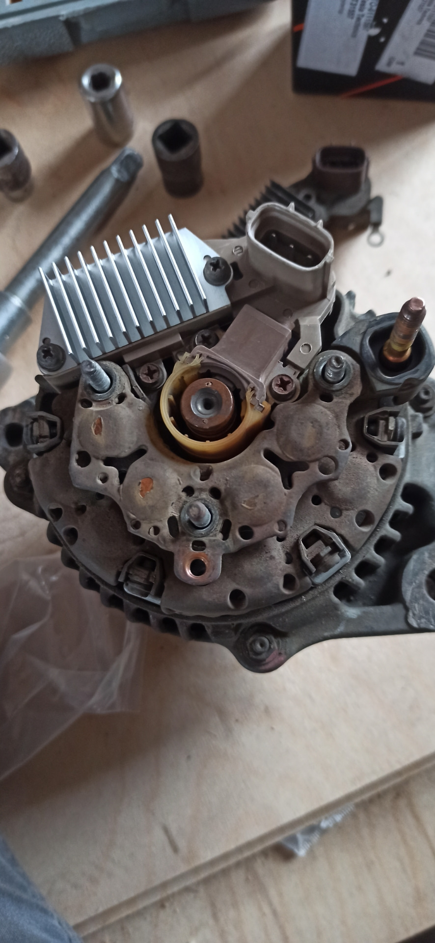 Замена шоколадки генератора — Toyota Caldina (210), 2 л, 1998 года ...