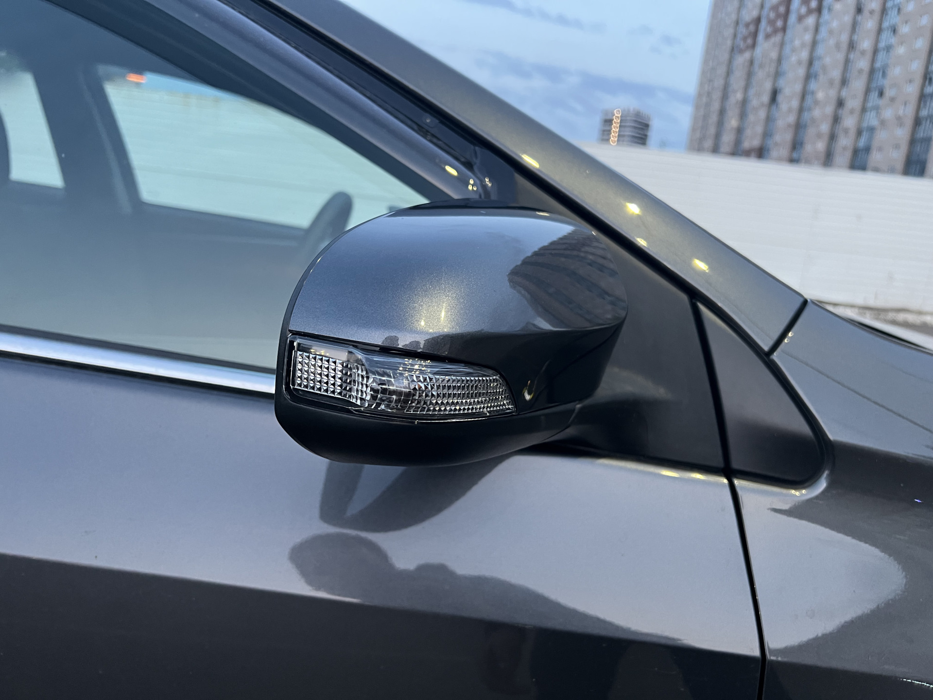 Замена повторителя правого зеркала — Toyota Corolla (160), 1,3 л, 2014 ...