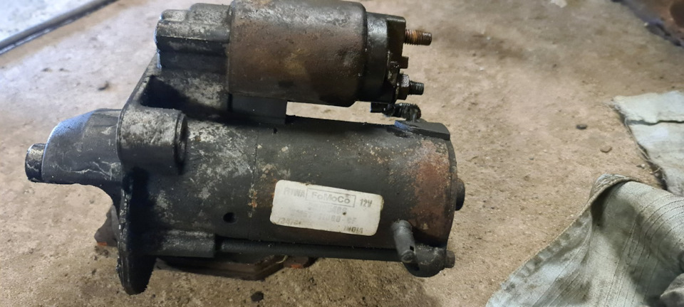 Замена щеток в стартере — Volvo V50, 1,6 л, 2008 года | своими руками ...