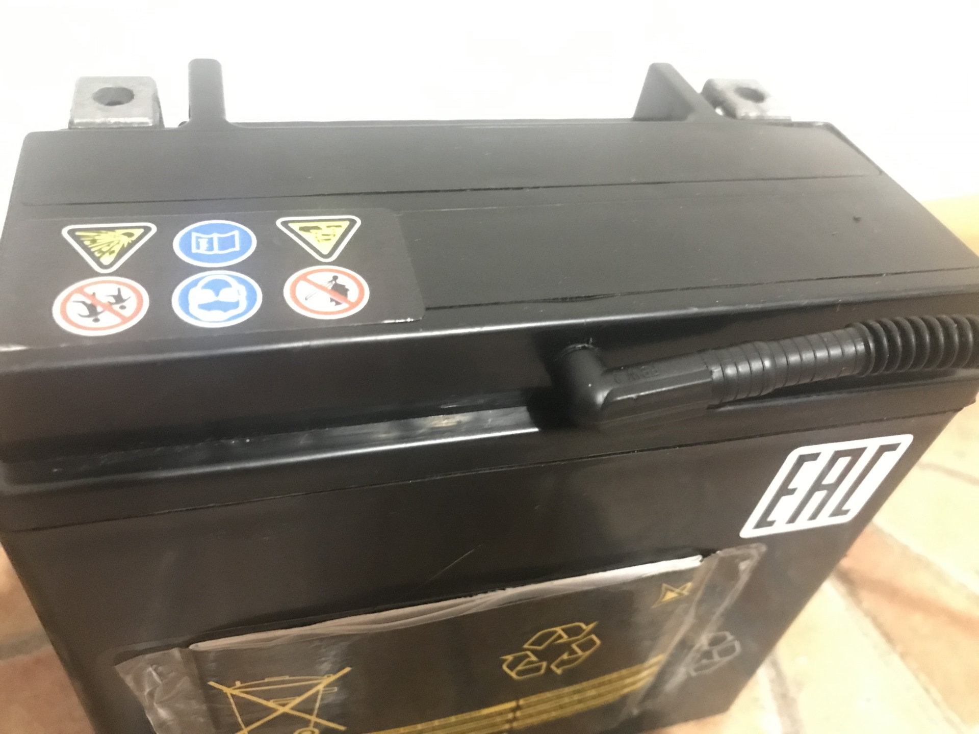 Замена резервного АКБ и датчика ускорения — Mercedes-Benz B-Class (W246 ...