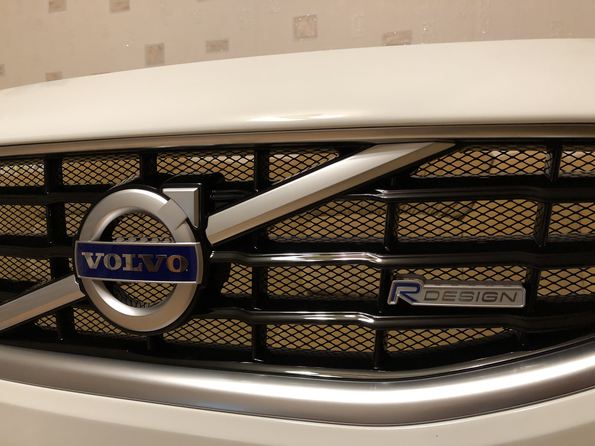 Передний бампер R-Design — Volvo S60 (2G), 2 л, 2012 года | стайлинг ...