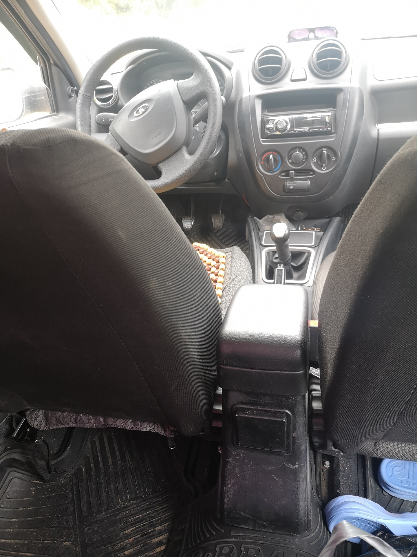 Консоль с подлокотником — Lada Гранта (1G), 1,6 л, 2012 года | своими ...