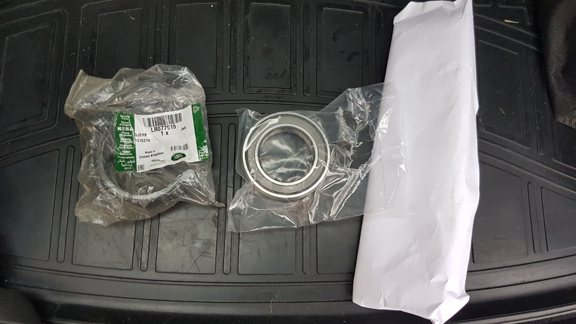 Фиксируем опорный подшипник правой полуоси — Land Rover Discovery Sport ...