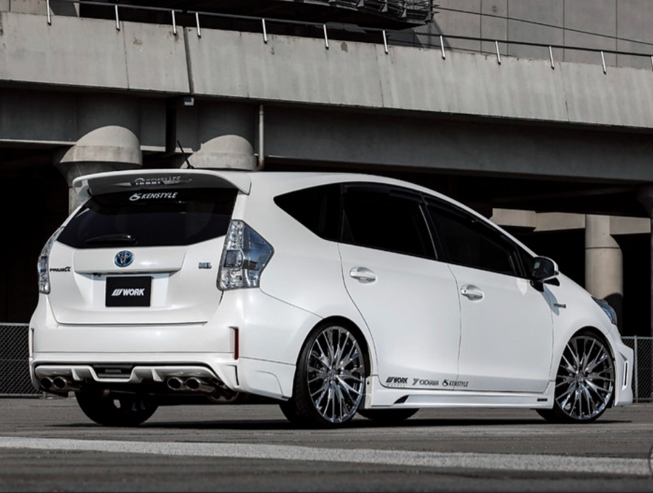 Установка задней губы KENSTYLE Toyota prius Alpha — Toyota Prius Alpha ...