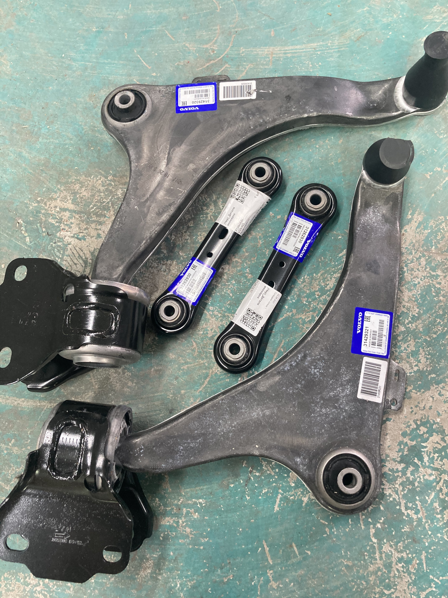 Замена передних рычагов и поперечных тяг — Volvo S80 (2G), 2,5 л, 2012 ...