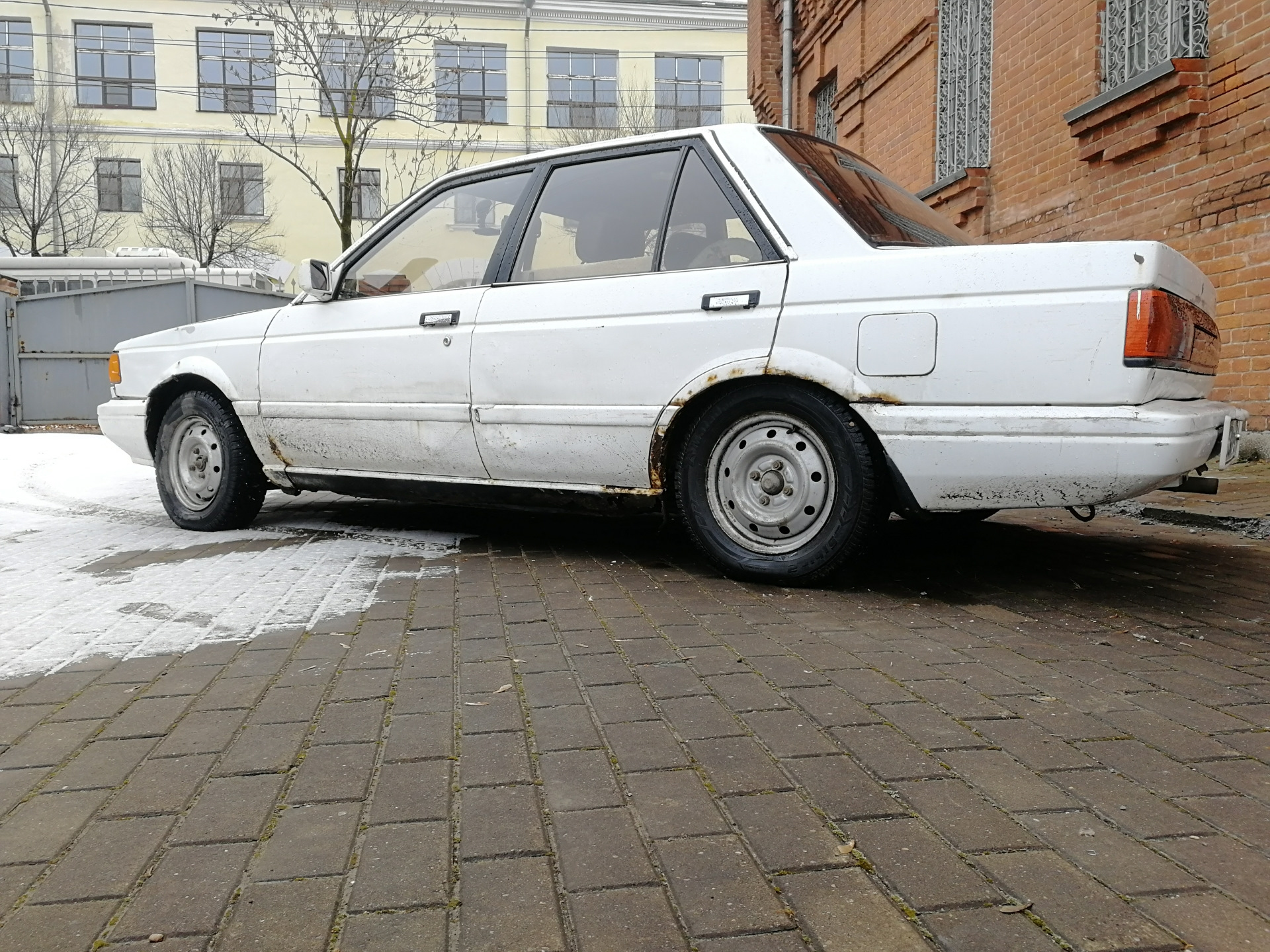 Когда то она будет красивая… — Nissan Sunny (B12), 1,3 л, 1989 года ...