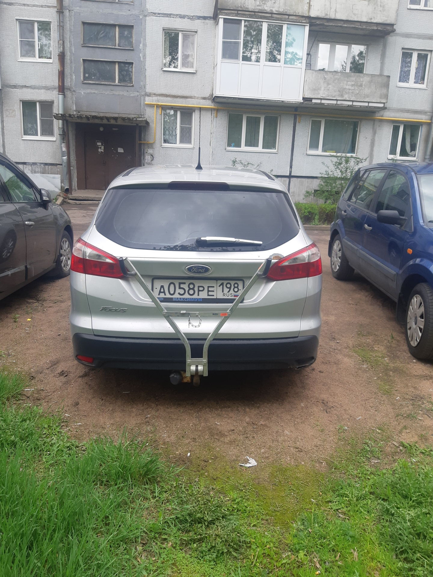 Велобагажник на фаркоп — Ford Focus III Wagon, 1,6 л, 2012 года ...