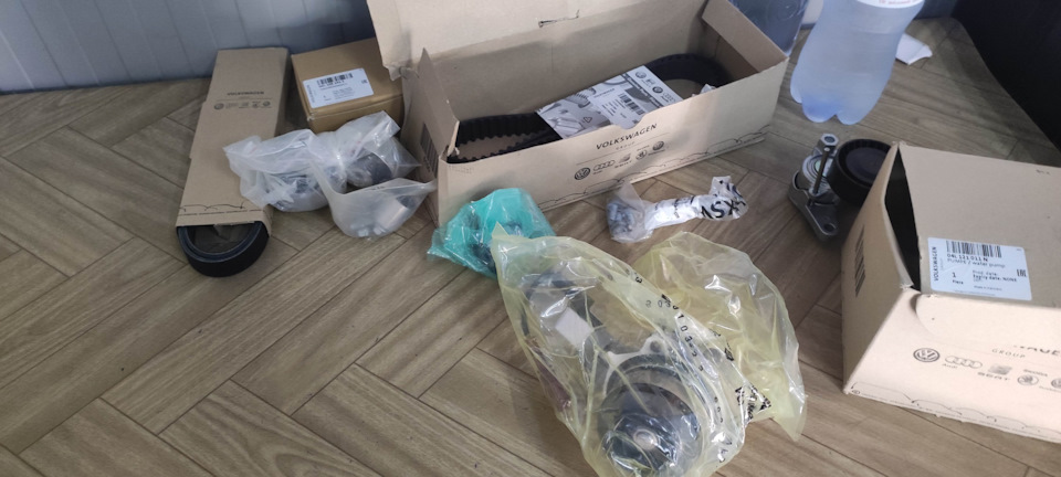 Замена ремня ГРМ на 2.0 дизель DBGC — Volkswagen Tiguan (2G), 2 л, 2018 ...