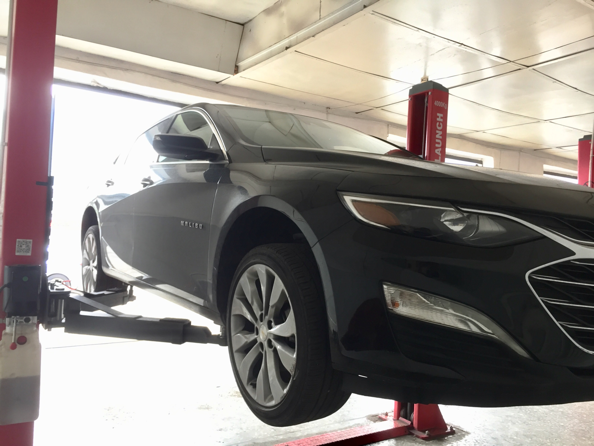 замена тормозных колодок — Chevrolet Malibu (9G), 2 л, 2017 года ...