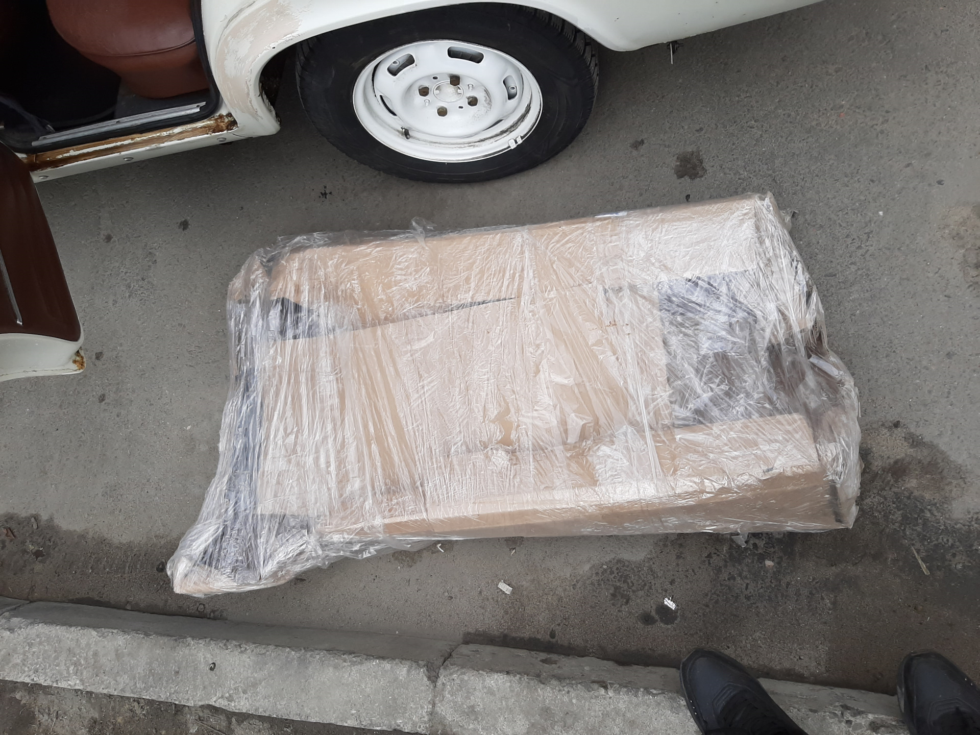 Замена передних дверей и новые пластиковые крылья — Lada 2101, 1,2 л, 1980 года | кузовной ...