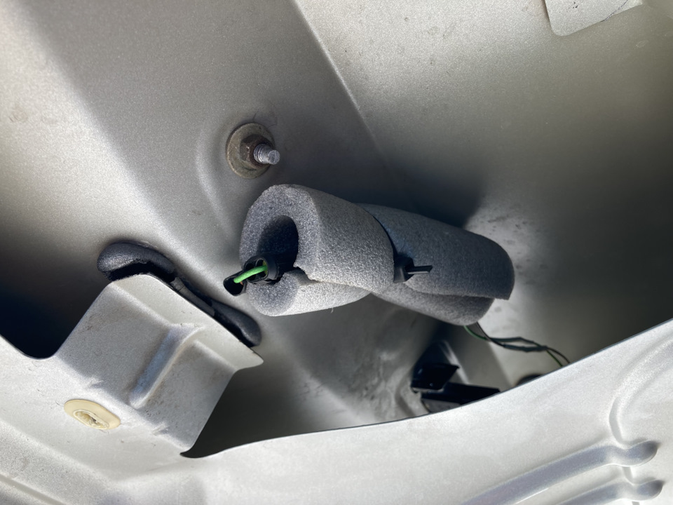 Замена кнопок багажника — Citroen Grand C4 Picasso (1G), 2 л, 2009 года ...