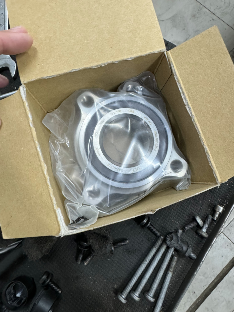 34. Замена ступичного подшипника — Audi A4 (B9), 2 л, 2018 года | визит ...