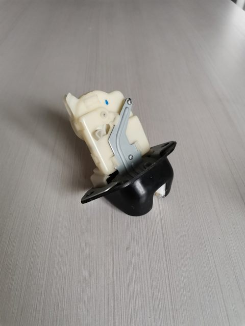 90502EN00A Замок багажника NISSAN INFINITI | Запчасти на DRIVE2