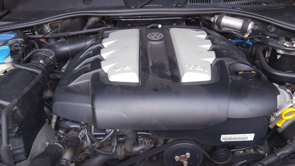 Замена шланга ВКГ и воздушного фильтра — Volkswagen Touareg (1G), 3 л ...