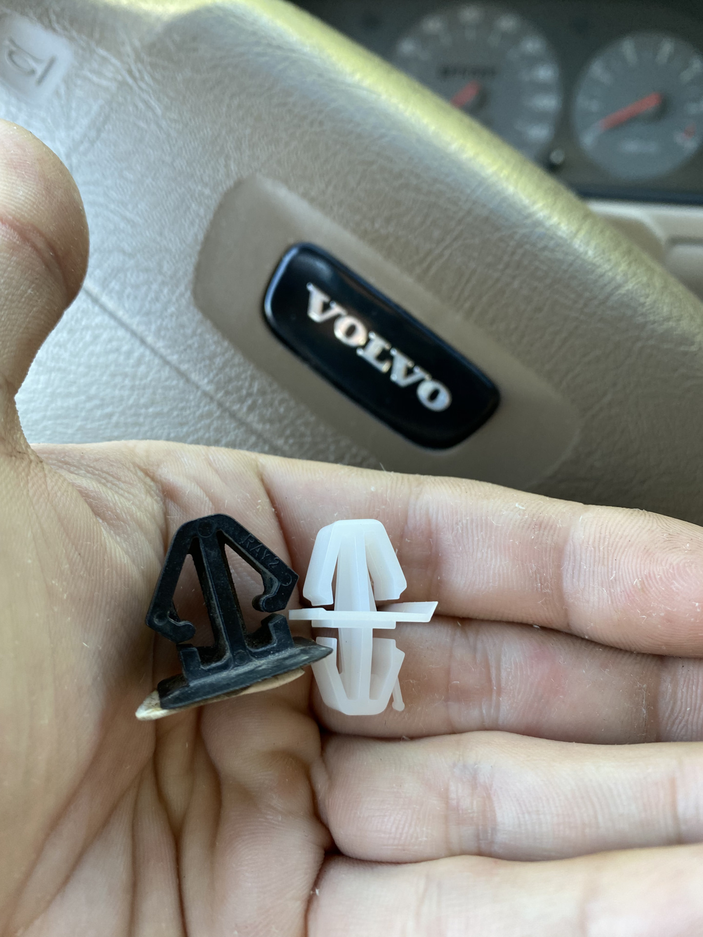 Клипсы порога на Вольво 960 1996 года — Volvo 960, 2,5 л., 1996 года ...