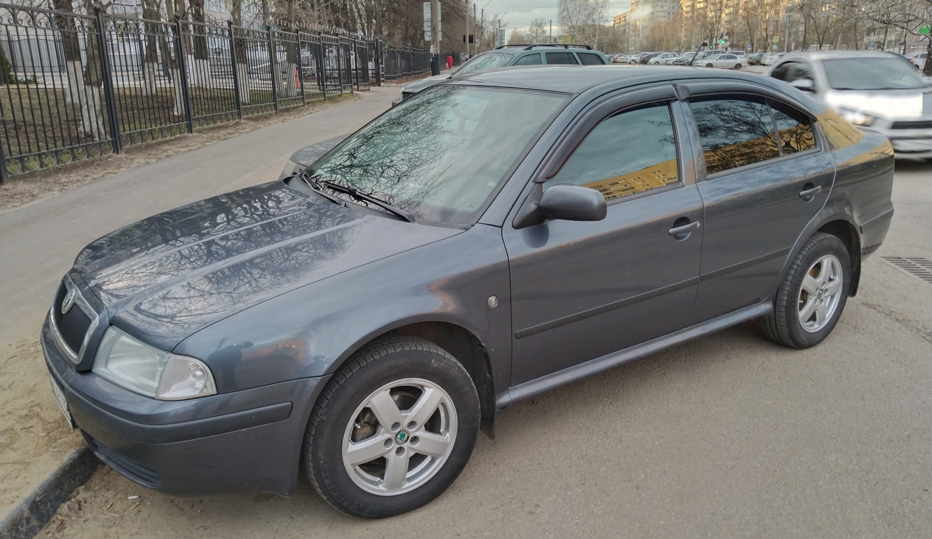 Замена дисков на литые оригинальные 1U0601025H — Skoda Octavia A4 Mk1, 1,4 л, 2008 года ...