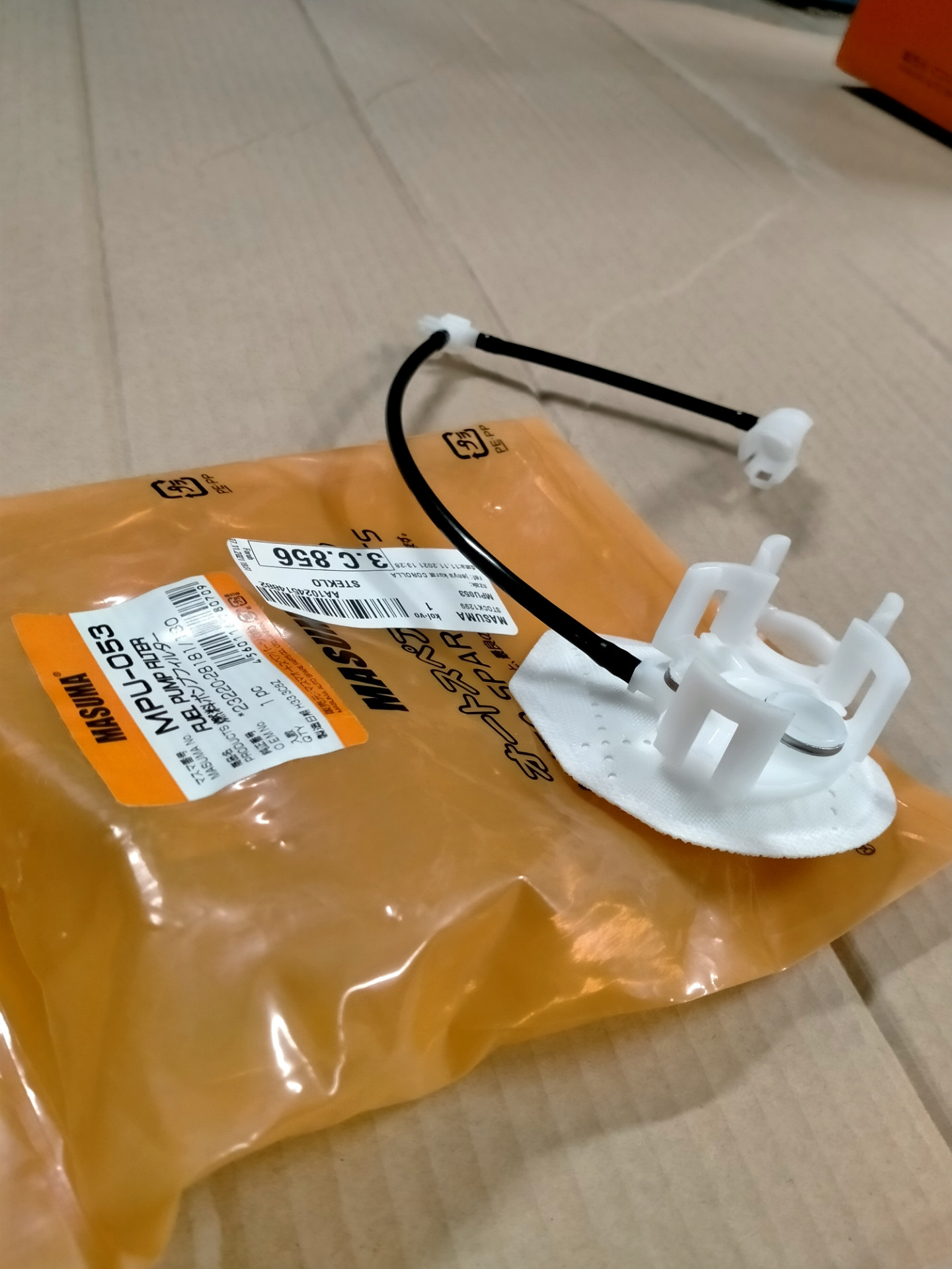 Замена на топливного фильтра дорестайл — Toyota Corolla (160), 1,3 л ...