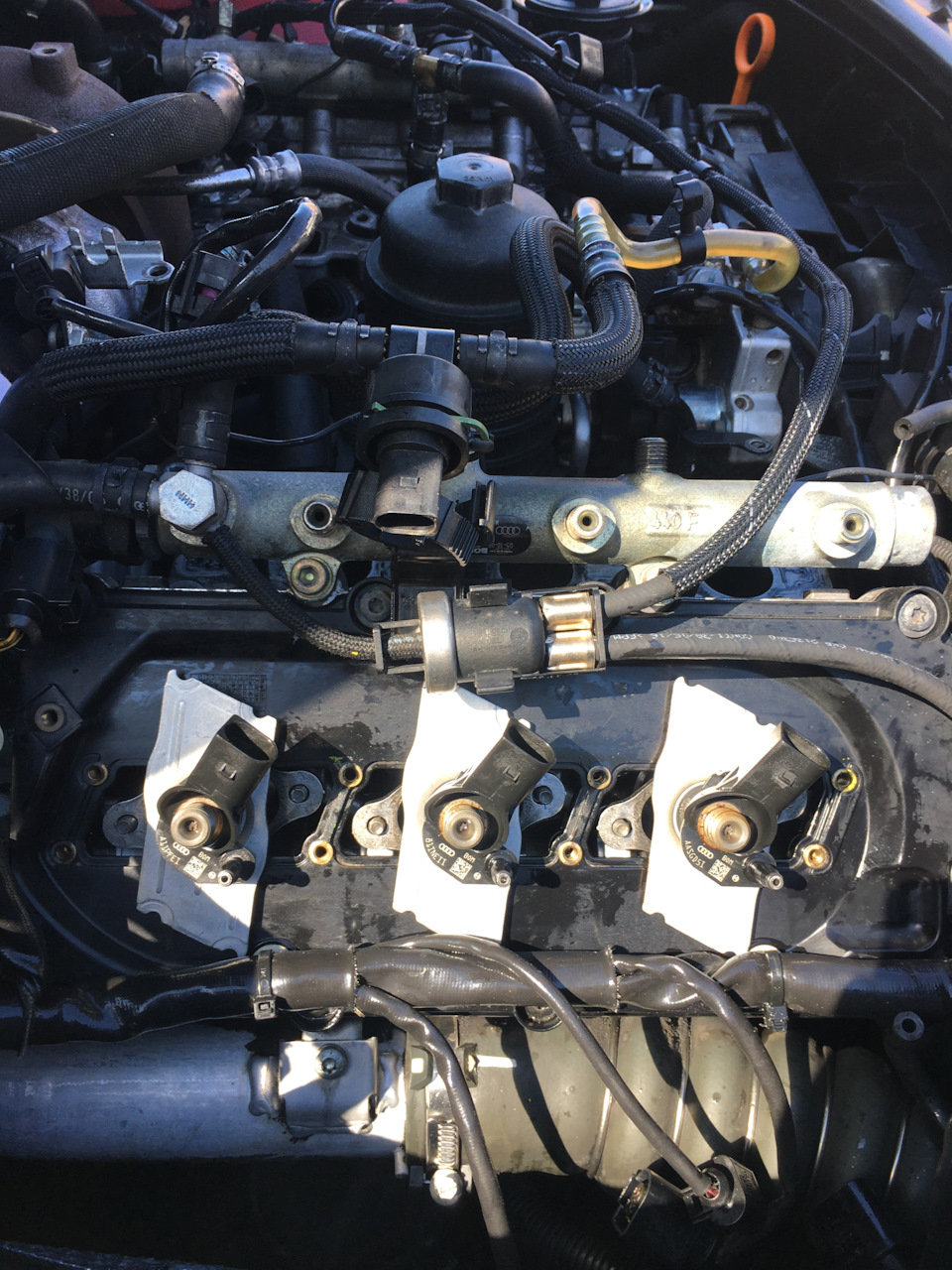 Замена всех прокладок в развале двигателя, замена крышек форсунок Ауди ...