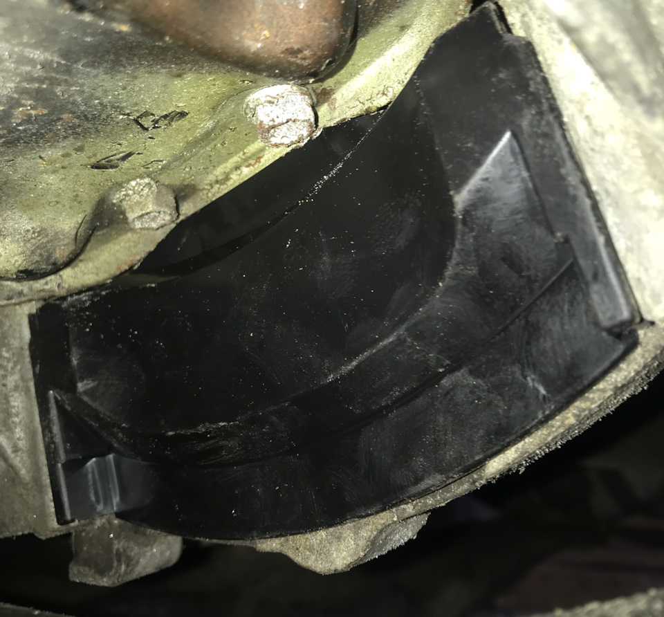 Заглушка маховика — Toyota Corolla (120), 1,8 л, 2004 года | запчасти ...