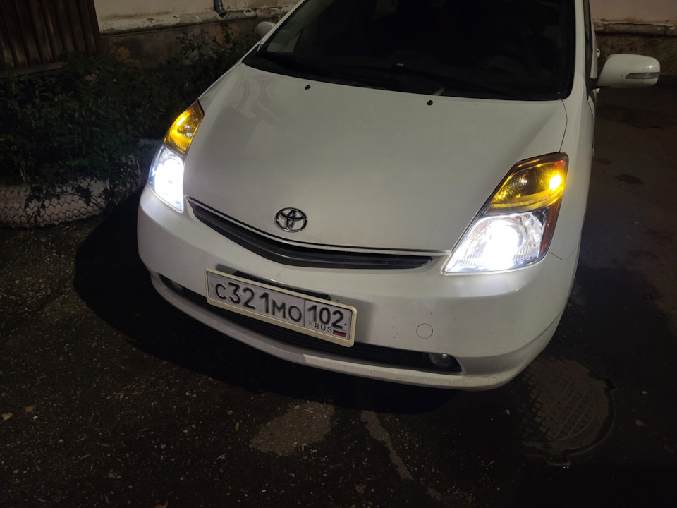 Обновил фары. — Toyota Prius (20), 1,5 л, 2006 года | тюнинг | DRIVE2