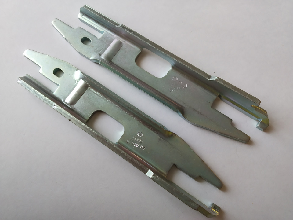 Распорные планки — Volkswagen Passat B3, 1,8 л, 1989 года | запчасти ...