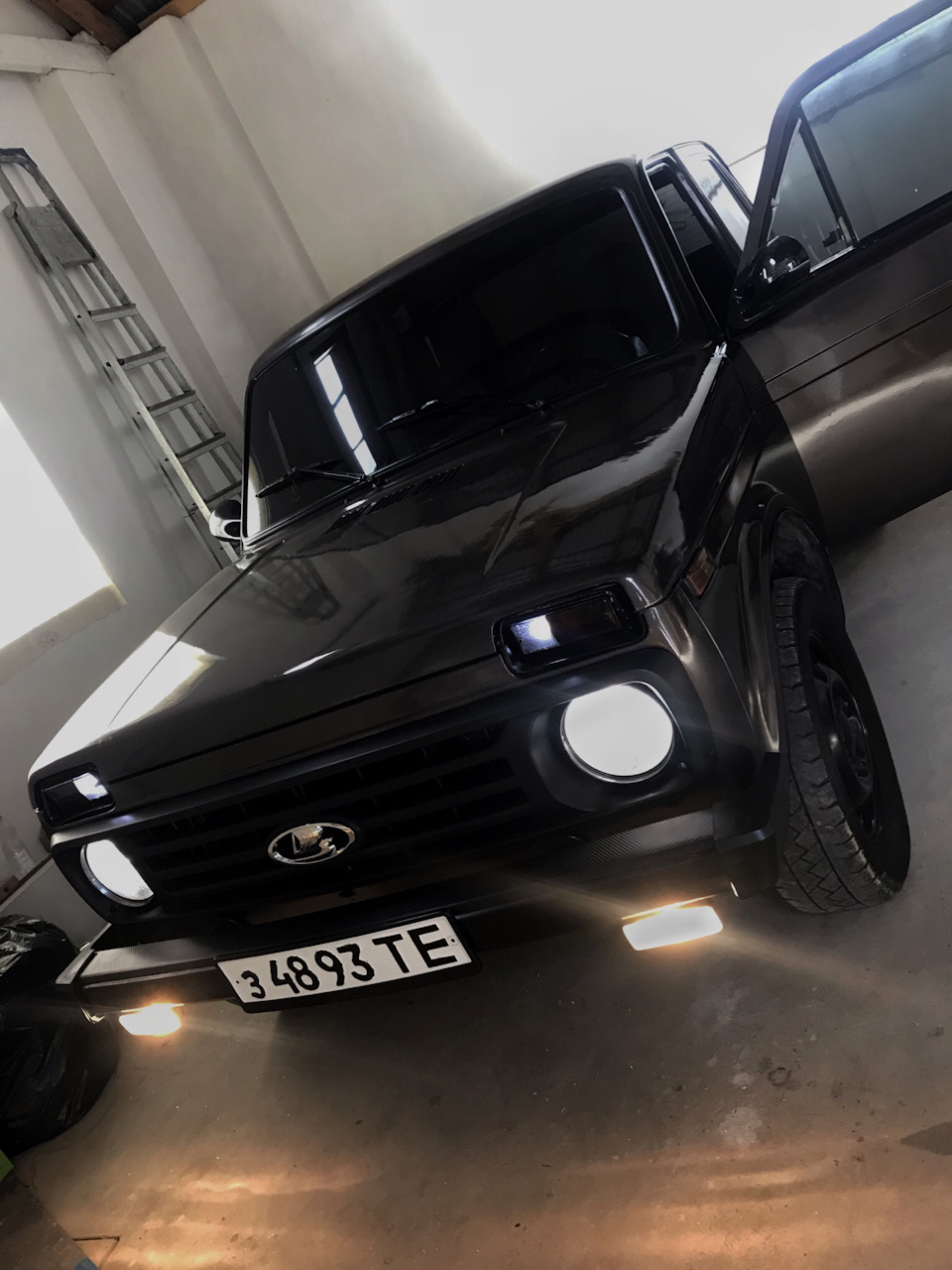 Туманки на ниву💥 — Lada 4x4 3D, 1,6 л, 1991 года | своими руками | DRIVE2