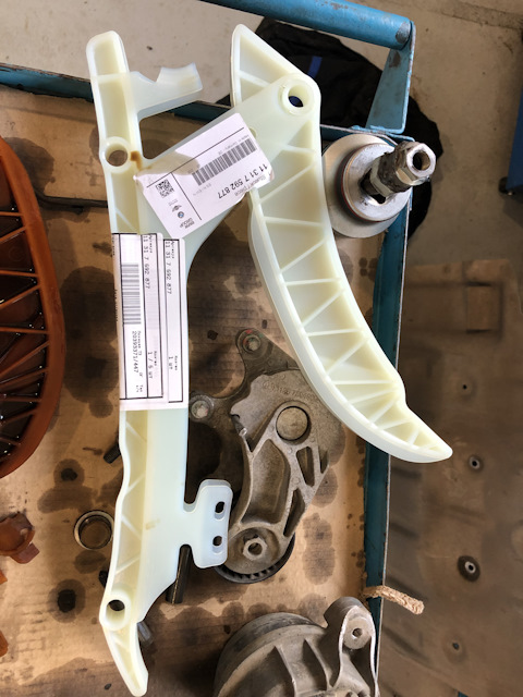 11317592877 Планка натяжителя и направляющая цепи BMW | Запчасти на DRIVE2