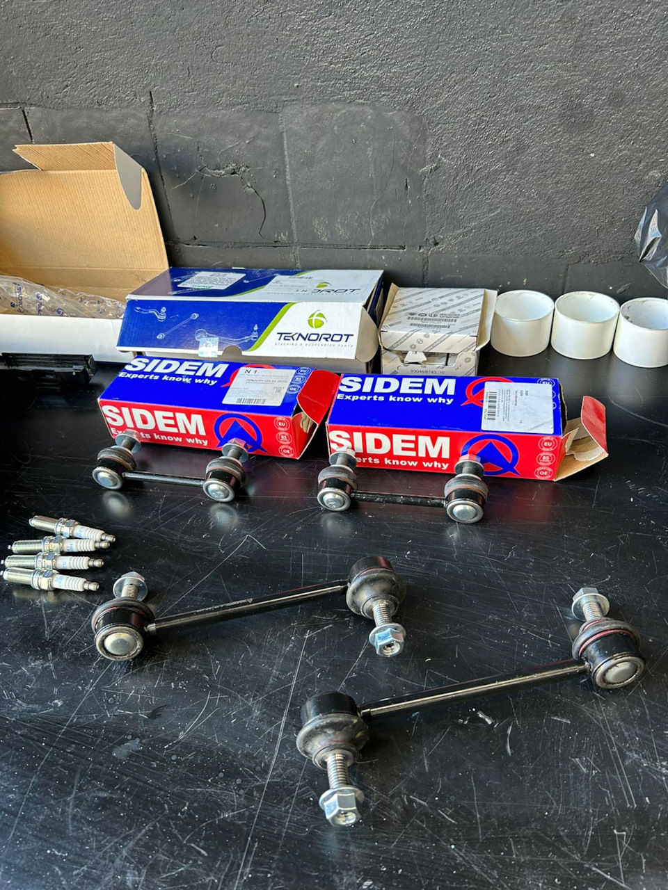 6️⃣ Свечи и стойки стаба — Alfa Romeo Stelvio, 2 л, 2017 года | визит ...