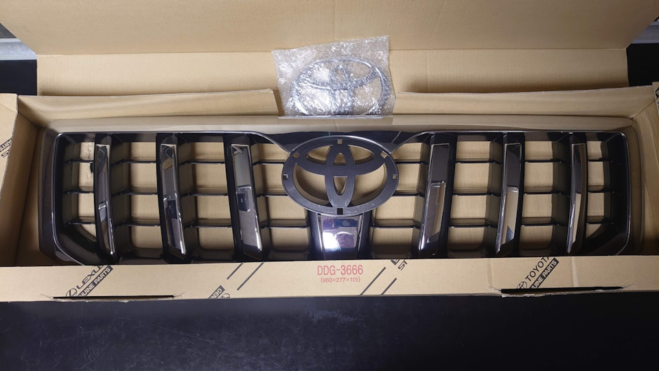 Решётка радиатора TOYOTA 53101-60320, эмблема решетки радиатора TOYOTA ...