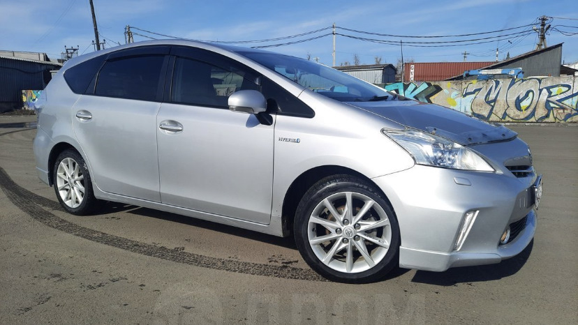 Toyota Prius Alpha 1.8 гибридный 2011 | Примус на DRIVE2