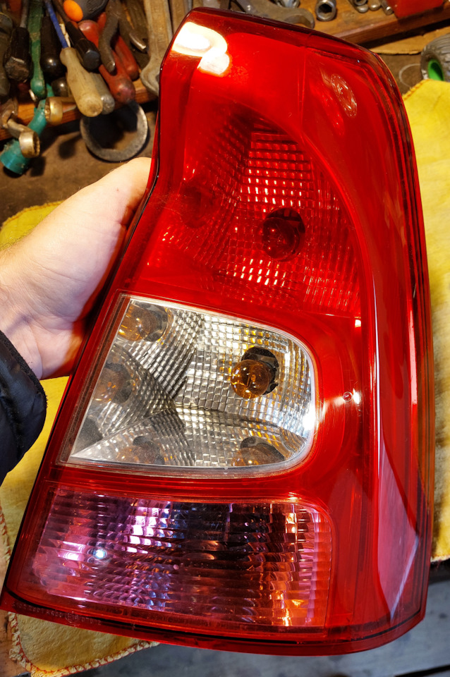 8200744759 Фонарь прав. RENAULT | Запчасти на DRIVE2