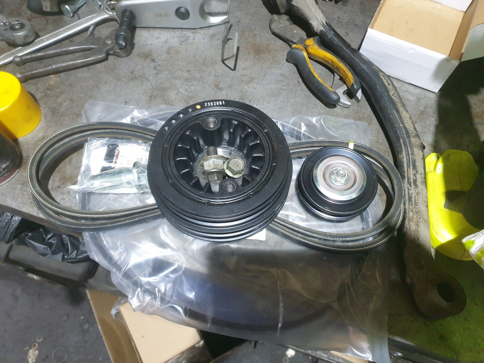 Замена шкива коленвала, как я чуть не пролюбил момент. — Mitsubishi ...