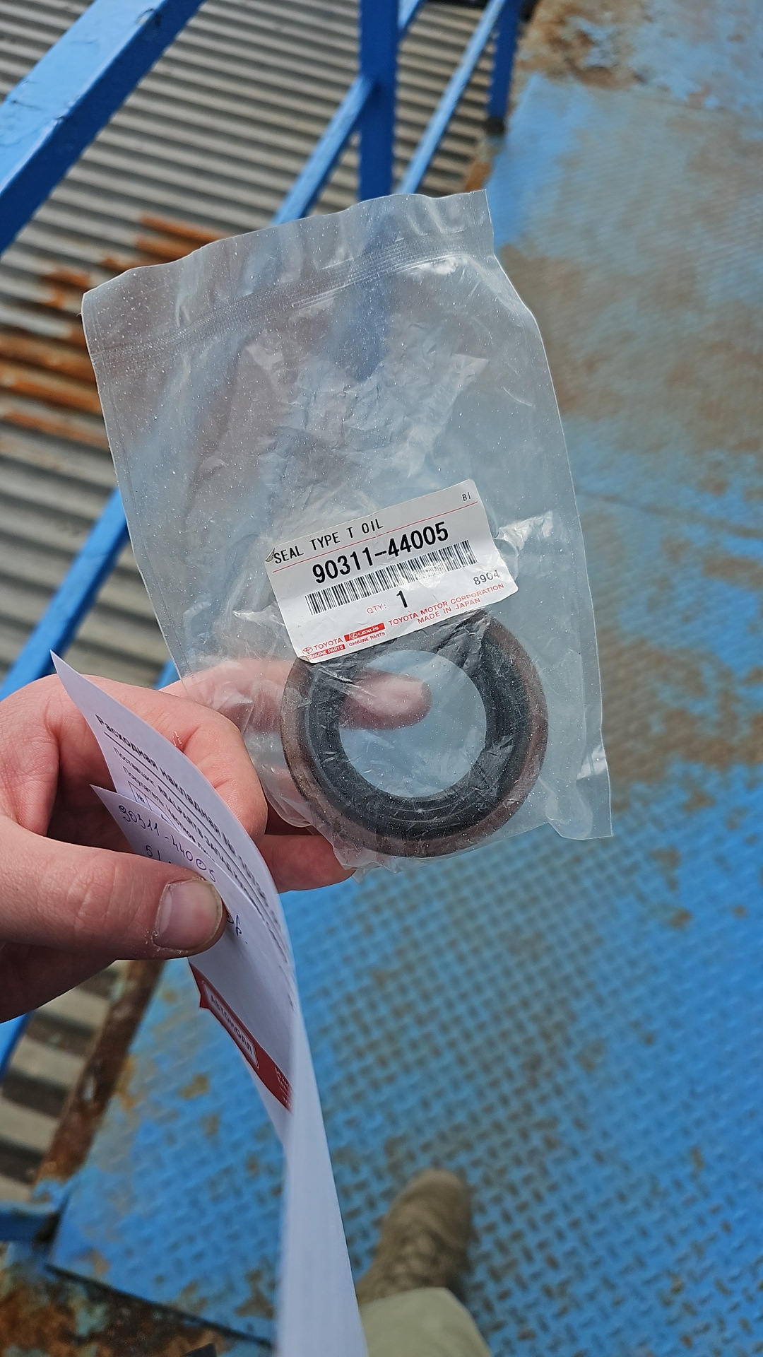 Замена масла/сальника в редуткторе — Toyota Crown Majesta (S170), 3 л ...