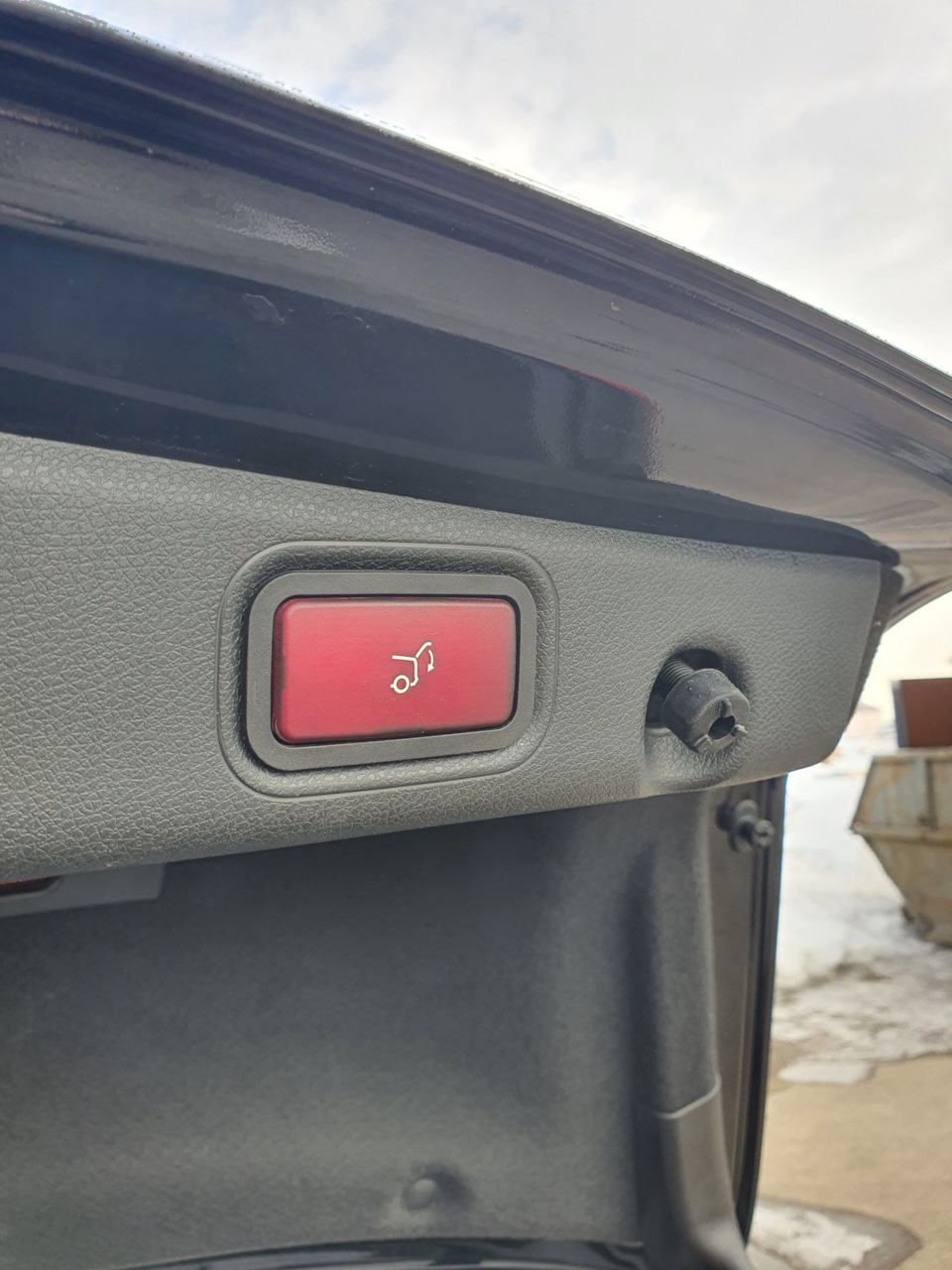 Опция 881. Электропривод крышки багажника. — Mercedes-Benz E-Class ...