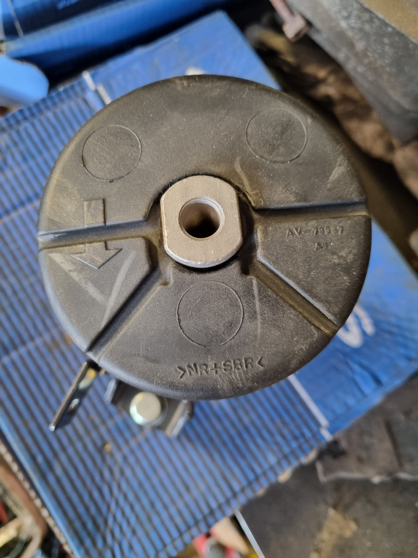 Замена подушки двигателя+ тяга стаба, переборка/реставрация стоик ...