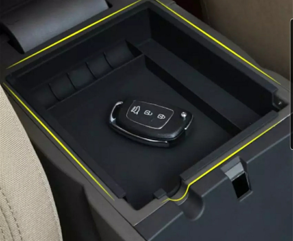 Ручка АКПП и полка в подлокотник — Hyundai ix35, 2 л, 2011 года ...
