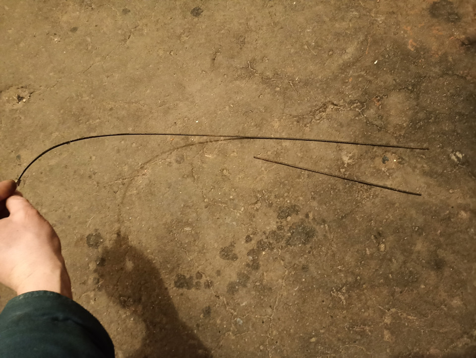 Замена тросика спидометра — Volkswagen Passat B3, 1,8 л, 1990 года ...