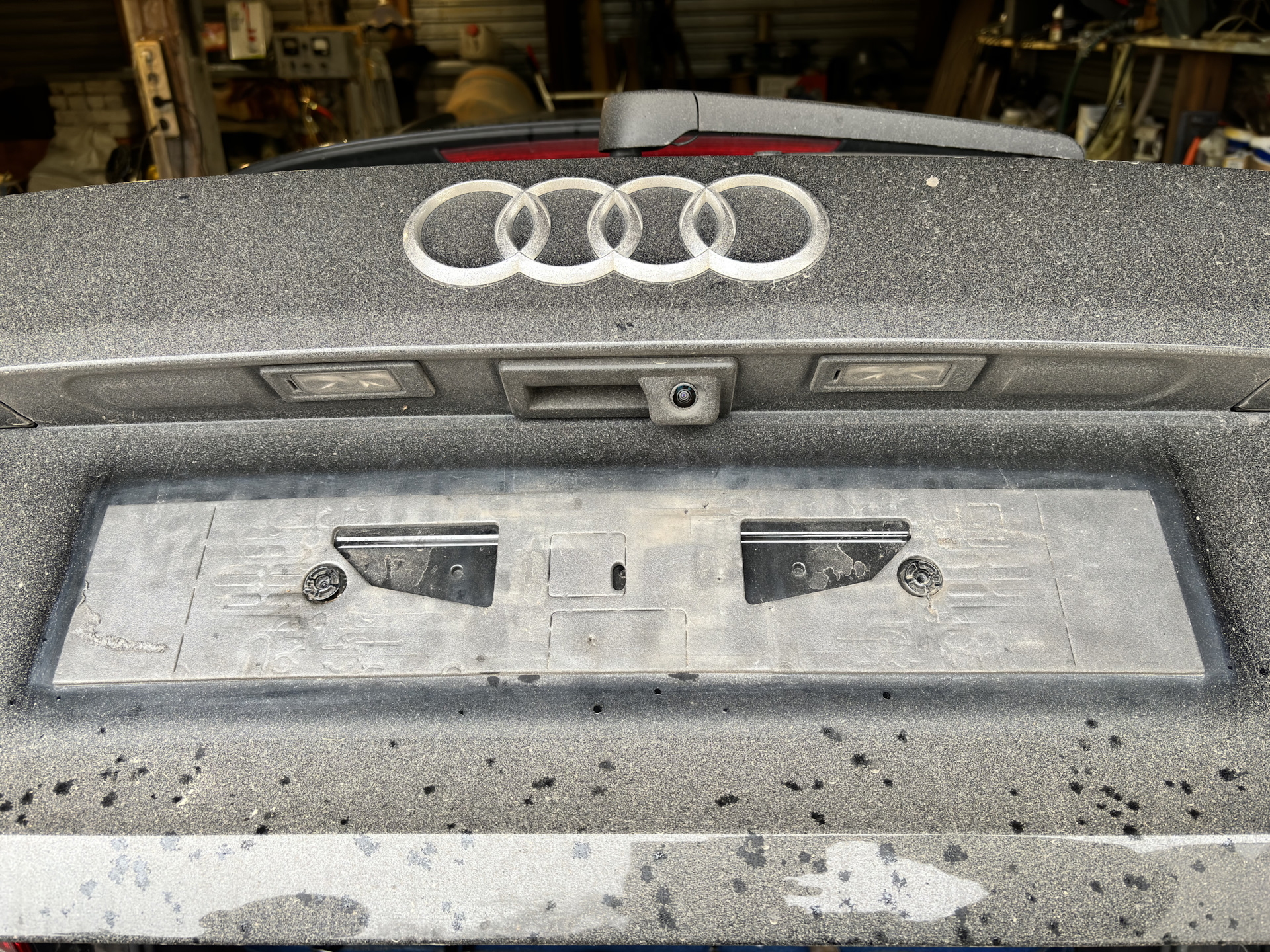 A4 b9. Безрамочные крепления ГРЗ — Audi A4 Avant (B9), 2 л, 2019 года ...