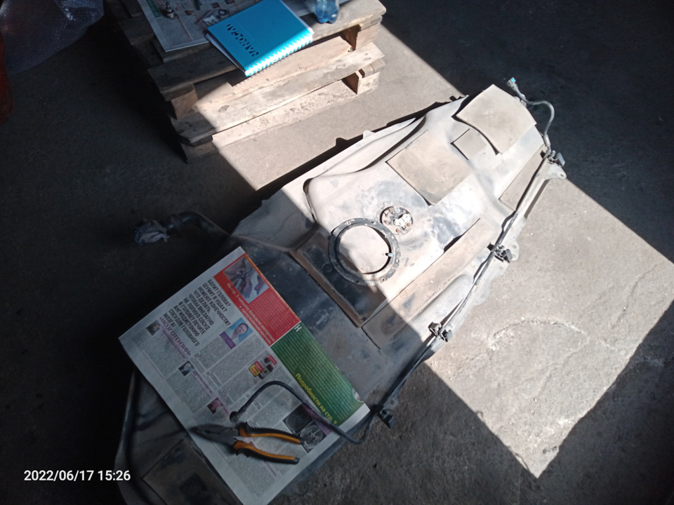 Замена топливного фильтра. Наконец-то. — Toyota RAV4 (III), 3,5 л, 2008 ...