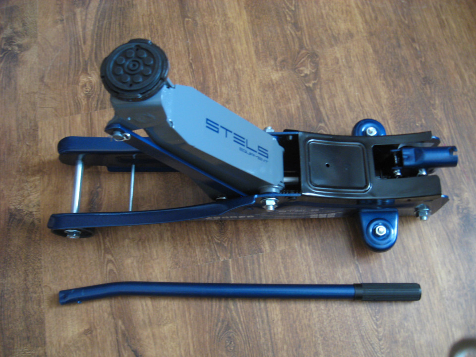 Подкатной домкрат Stels 51130 — DRIVE2
