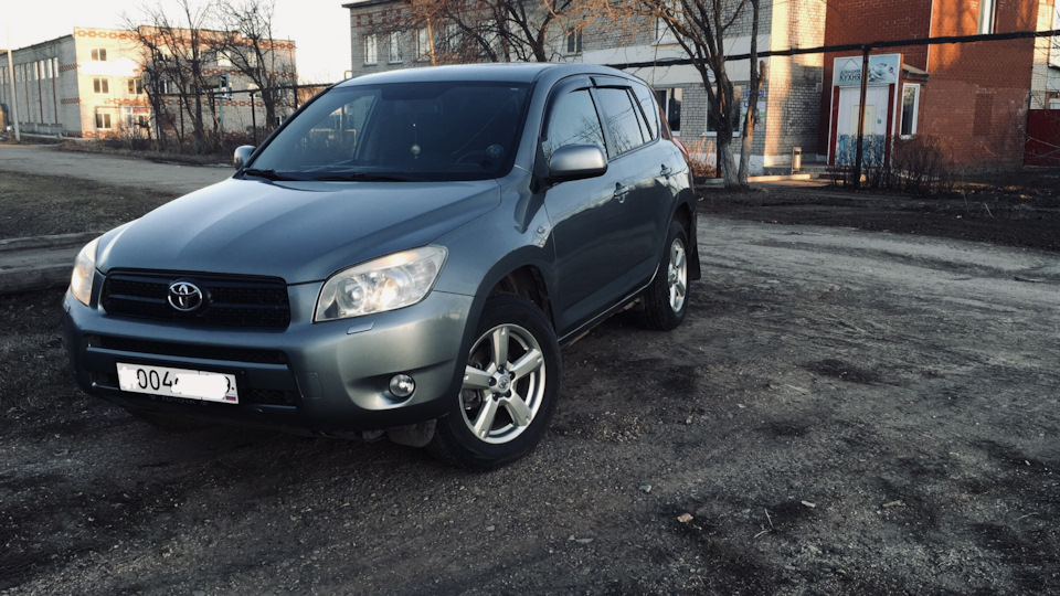 Toyota RAV4 (III) 2.0 бензиновый 2008 | на DRIVE2