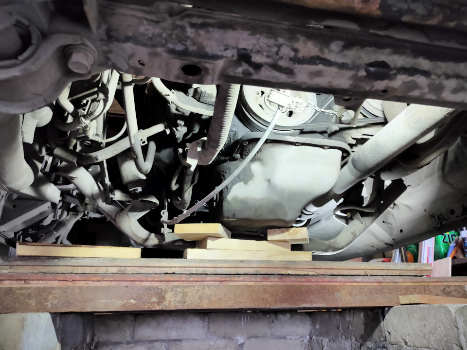 Заменил подушки двигателя и поперечину к ним — Mazda Bongo Friendee, 2 ...