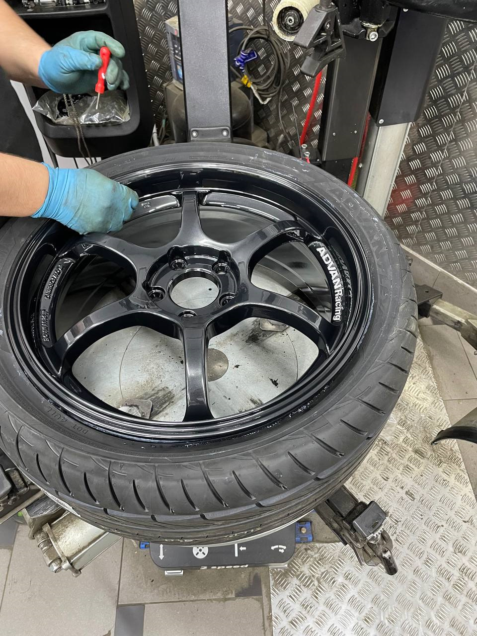 5zigen pro racer GN+ R18 7.5J ET48 & Nokian Tyres Hakkapeliitta R3 235/ ...